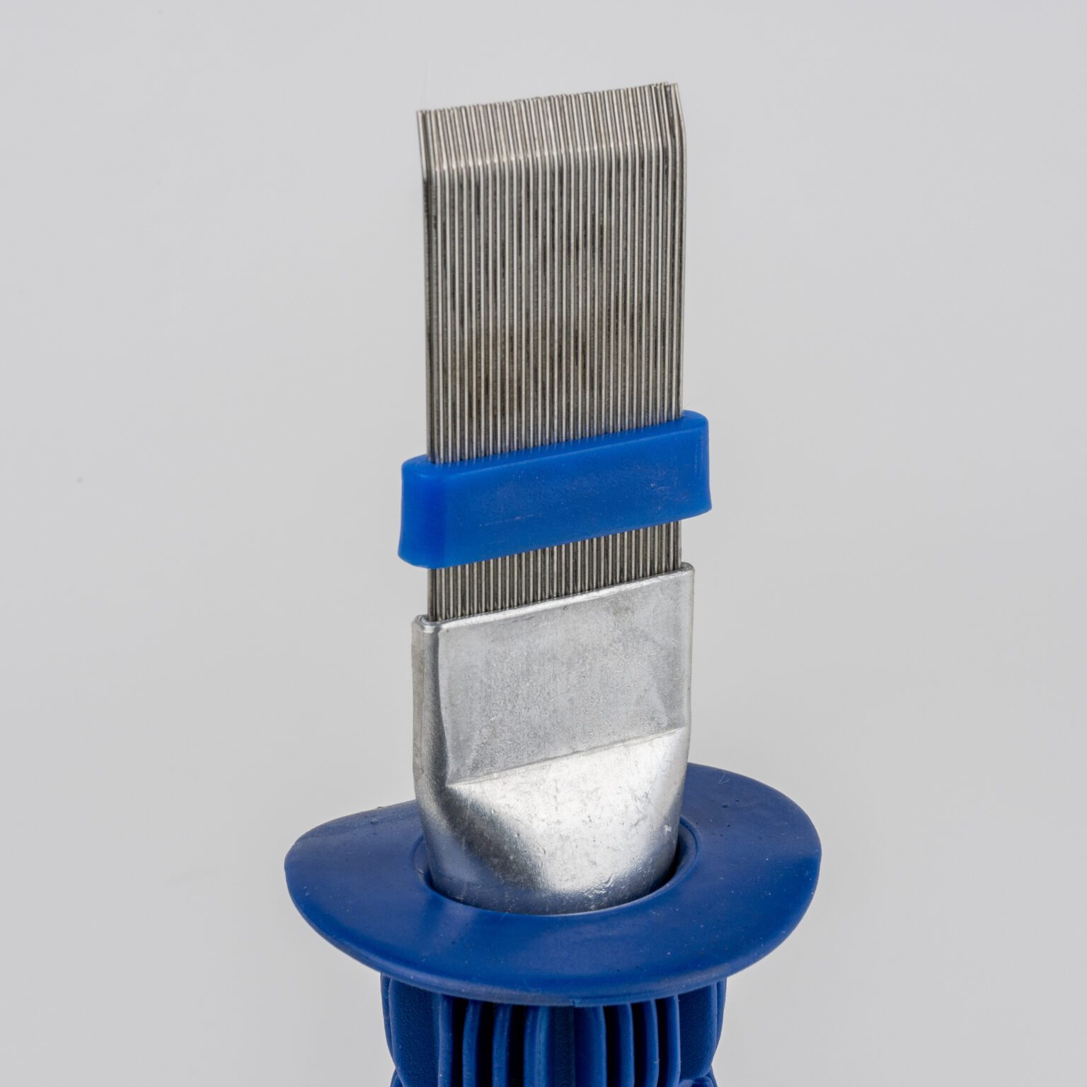 MA-Line MA-MFC2 Metal Fin Comb with Rubber Handle